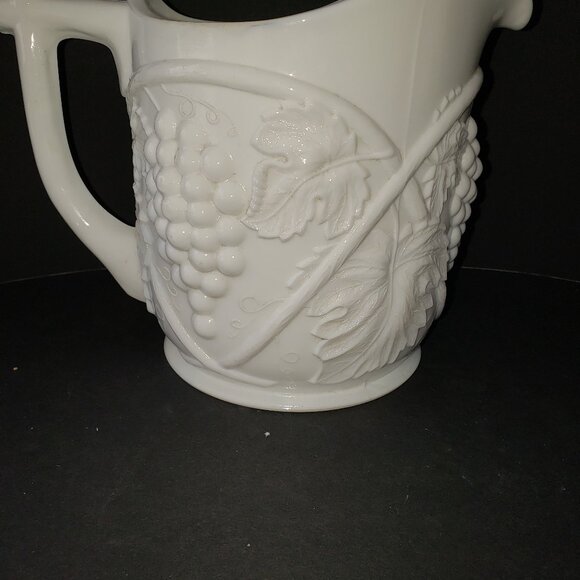 Duncan & Miller | Dining | Vintage Duncan And Miller Milk White Grape ...